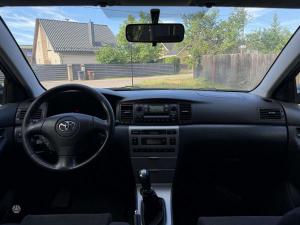 Grey Toyota Corolla 2002 in Vilnius, with an engine capacity of 2.00 L and mileage of 295 thousand km for 1250 €, photo 10 on AUTOMOTO.COM.LV