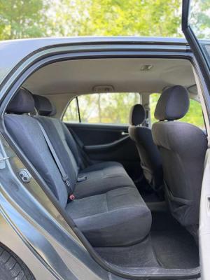 Grey Toyota Corolla 2002 in Vilnius, with an engine capacity of 2.00 L and mileage of 295 thousand km for 1250 €, photo 19 on AUTOMOTO.COM.LV