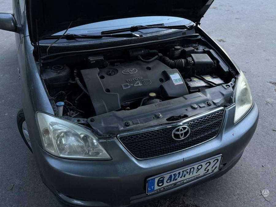 Grey Toyota Corolla 2002 in Vilnius, with an engine capacity of 2.00 L and mileage of 295 thousand km for 1250 €, photo 24 on AUTOMOTO.COM.LV