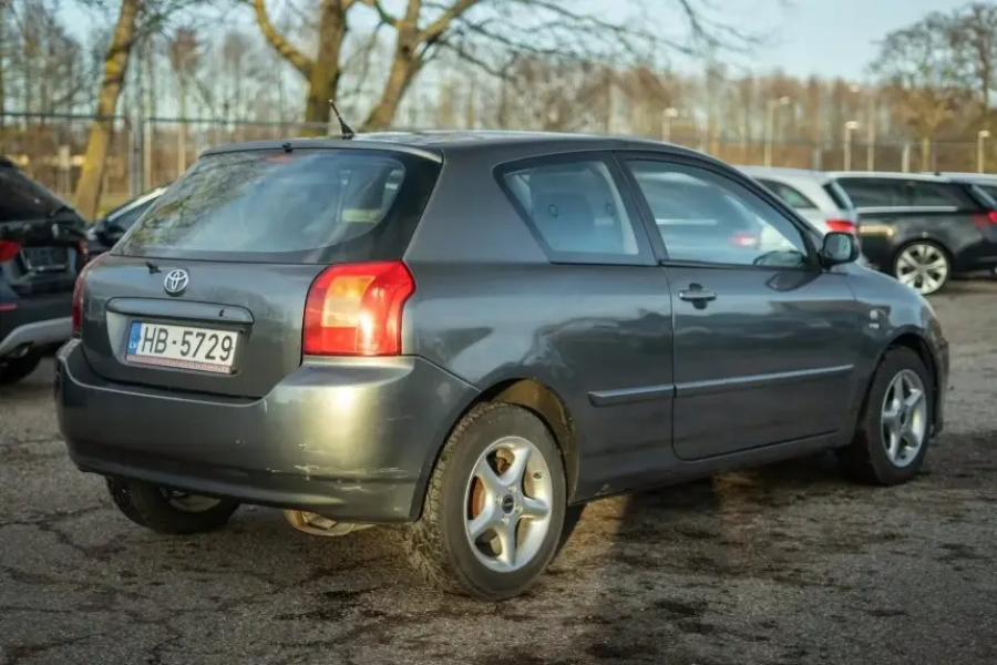 Серый Тойота Королла 2002 в Лиепая, объемом двигателя 1.60 л и пробегом 291 тыс. км за 1450 €, фото 5 на AUTOMOTO.COM.LV