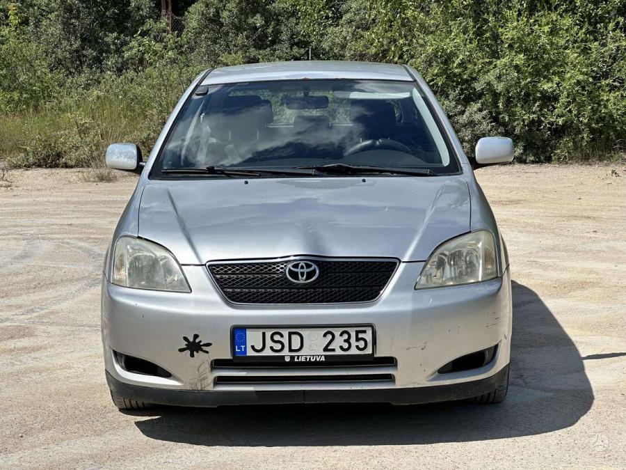 Серый Тойота Королла 2002 в Вильнюс, объемом двигателя 2.00 л и пробегом 300 тыс. км за 999 €, фото 9 на AUTOMOTO.COM.LV