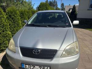 Grey Toyota Corolla 2002 in Vilnius, with an engine capacity of 2.00 L and mileage of 239 thousand km for 950 €, photo  on AUTOMOTO.COM.LV