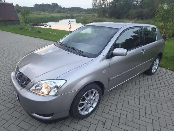 Grey Toyota Corolla 2002 in Utena, with an engine capacity of 1.80 L and mileage of 122 thousand km for 8850 €, photo 5 on AUTOMOTO.COM.LV