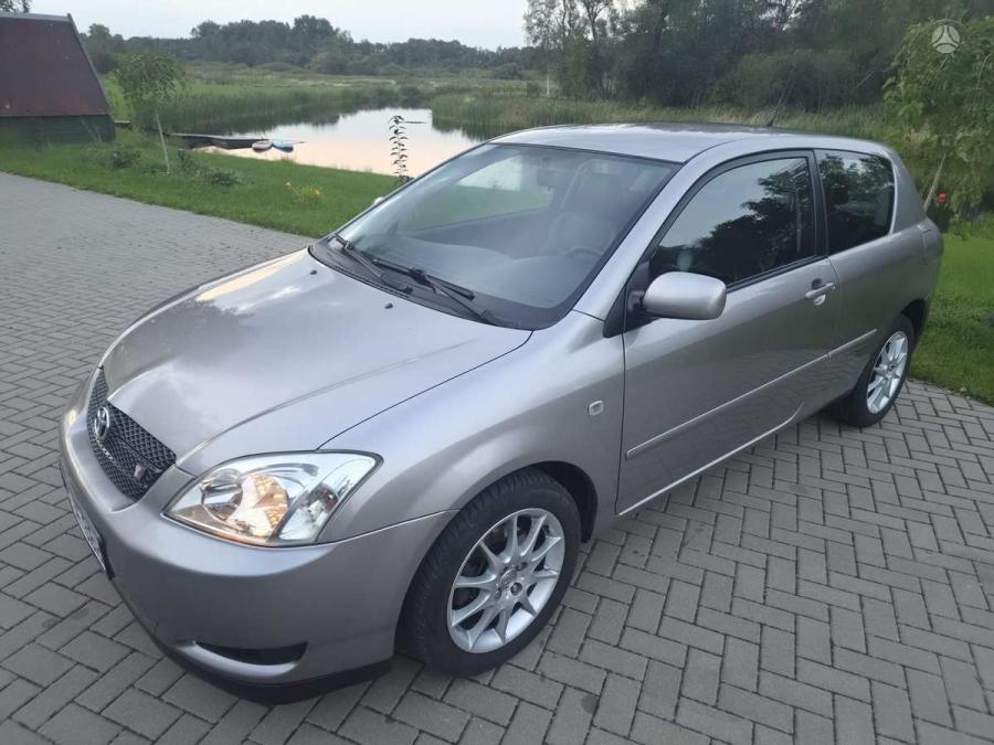 Grey Toyota Corolla 2002 in Utena, with an engine capacity of 1.80 L and mileage of 122 thousand km for 8850 €, photo 5 on AUTOMOTO.COM.LV