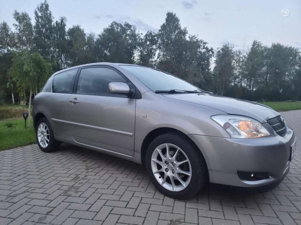 Grey Toyota Corolla 2002 in Utena, with an engine capacity of 1.80 L and mileage of 122 thousand km for 8850 €, photo 7 on AUTOMOTO.COM.LV