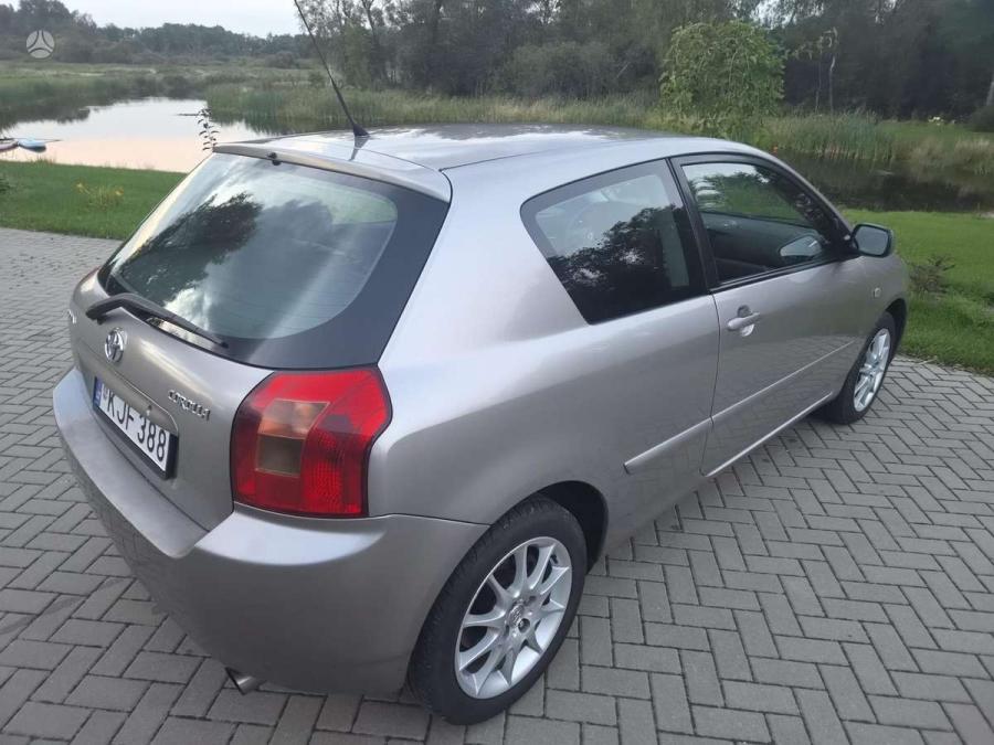 Grey Toyota Corolla 2002 in Utena, with an engine capacity of 1.80 L and mileage of 122 thousand km for 8850 €, photo 12 on AUTOMOTO.COM.LV