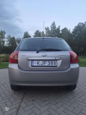 Grey Toyota Corolla 2002 in Utena, with an engine capacity of 1.80 L and mileage of 122 thousand km for 8850 €, photo 14 on AUTOMOTO.COM.LV