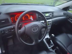 Grey Toyota Corolla 2002 in Utena, with an engine capacity of 1.80 L and mileage of 122 thousand km for 8850 €, photo 16 on AUTOMOTO.COM.LV