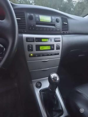 Grey Toyota Corolla 2002 in Utena, with an engine capacity of 1.80 L and mileage of 122 thousand km for 8850 €, photo 17 on AUTOMOTO.COM.LV