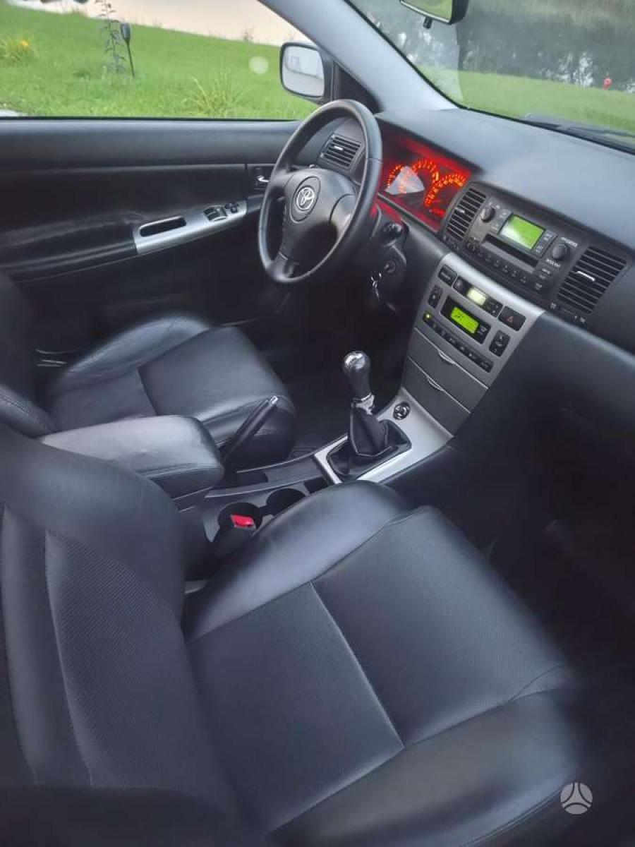 Grey Toyota Corolla 2002 in Utena, with an engine capacity of 1.80 L and mileage of 122 thousand km for 8850 €, photo 20 on AUTOMOTO.COM.LV