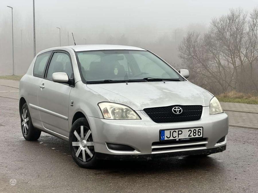 Grey Toyota Corolla 2003 in Vilnius, with an engine capacity of 1.40 L and mileage of 180 thousand km for 699 €, photo 7 on AUTOMOTO.COM.LV