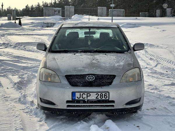 Grey Toyota Corolla 2003 in Vilnius, with an engine capacity of 1.40 L and mileage of 190 thousand km for 499 €, photo 2 on AUTOMOTO.COM.LV