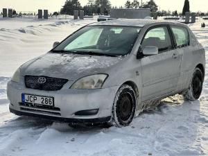 Pelēks Toyota Corolla 2003 Viļņa, ar dzinēja tilpumu 1.40 L un nobraukumu 190 tūkst. km par 499 €, foto 3 vietnē AUTOMOTO.COM.LV