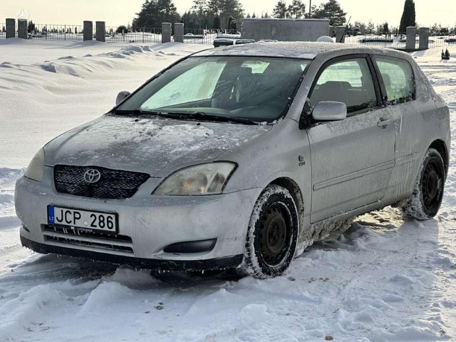 Pelēks Toyota Corolla 2003 Viļņa, ar dzinēja tilpumu 1.40 L un nobraukumu 190 tūkst. km par 499 €, foto 3 vietnē AUTOMOTO.COM.LV