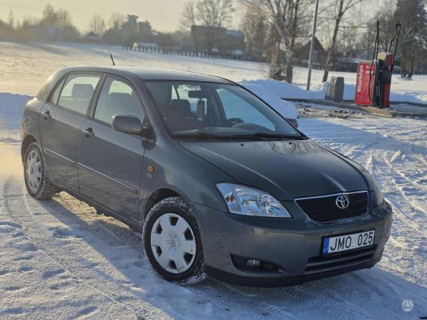 Grey Toyota Corolla 2003 in Svencionys, with an engine capacity of 2.00 L and mileage of 168 thousand km for 900 €, photo 1 on AUTOMOTO.COM.LV