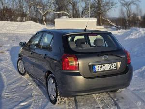Pelēks Toyota Corolla 2003 Švenčionys, ar dzinēja tilpumu 2.00 L un nobraukumu 168 tūkst. km par 900 €, foto 10 vietnē AUTOMOTO.COM.LV