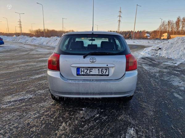 Pelēks Toyota Corolla 2003 Kauņa, ar dzinēja tilpumu 2.00 L un nobraukumu 350 tūkst. km par 1250 €, foto 6 vietnē AUTOMOTO.COM.LV