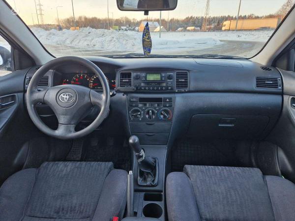 Pelēks Toyota Corolla 2003 Kauņa, ar dzinēja tilpumu 2.00 L un nobraukumu 350 tūkst. km par 1250 €, foto 10 vietnē AUTOMOTO.COM.LV