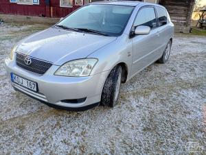 Grey Toyota Corolla 2003 in Vilnius, with an engine capacity of 2.00 L and mileage of 349 thousand km for 950 €, photo  on AUTOMOTO.COM.LV