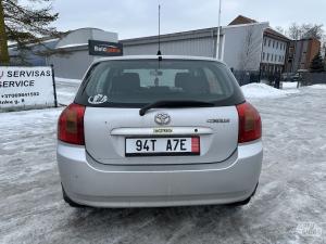 Pelēks Toyota Corolla 2003 Marijampole, ar dzinēja tilpumu 1.60 L un nobraukumu 200 tūkst. km par 2499 €, foto 3 vietnē AUTOMOTO.COM.LV