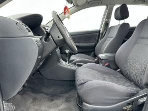 Pelēks Toyota Corolla 2003 Marijampole, ar dzinēja tilpumu 1.60 L un nobraukumu 200 tūkst. km par 2499 €, foto 6 vietnē AUTOMOTO.COM.LV