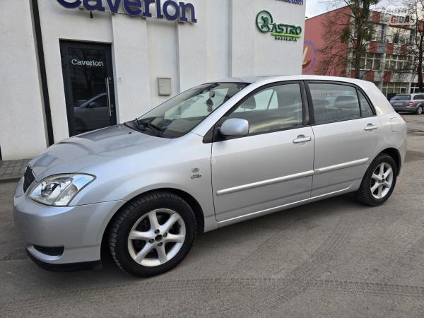 Grey Toyota Corolla 2003 in Kaunas, with an engine capacity of 2.00 L and mileage of 320 thousand km for 1400 €, photo 4 on AUTOMOTO.COM.LV