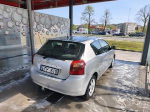 Grey Toyota Corolla 2003 in Vilnius, with an engine capacity of 2.00 L and mileage of 274 thousand km for 699 €, photo 3 on AUTOMOTO.COM.LV
