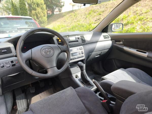 Pelēks Toyota Corolla 2003 Viļņa, ar dzinēja tilpumu 2.00 L un nobraukumu 274 tūkst. km par 699 €, foto 4 vietnē AUTOMOTO.COM.LV