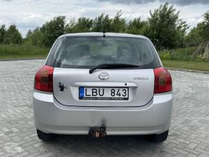 Pelēks Toyota Corolla 2003 Panevēža, ar dzinēja tilpumu 2.00 L un nobraukumu 322 tūkst. km par 1050 €, foto 9 vietnē AUTOMOTO.COM.LV