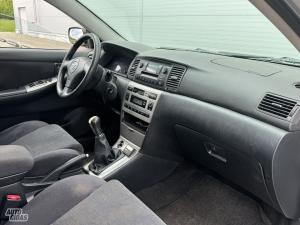 Pelēks Toyota Corolla 2003 Panevēža, ar dzinēja tilpumu 2.00 L un nobraukumu 322 tūkst. km par 1050 €, foto 12 vietnē AUTOMOTO.COM.LV