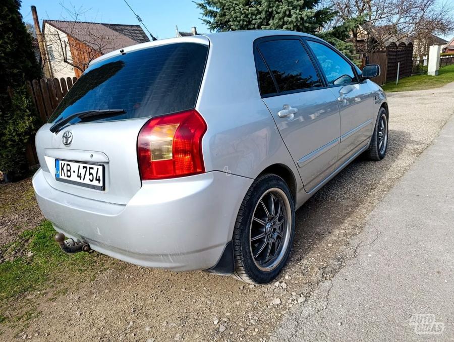 Серый Тойота Королла 2003 в Пакруойис, объемом двигателя 2.00 л и пробегом 360 тыс. км за 1350 €, фото 5 на AUTOMOTO.COM.LV