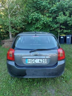 Pelēks Toyota Corolla 2003 Klaipėda, ar dzinēja tilpumu 2.00 L un nobraukumu 347 tūkst. km par 800 €, foto 4 vietnē AUTOMOTO.COM.LV
