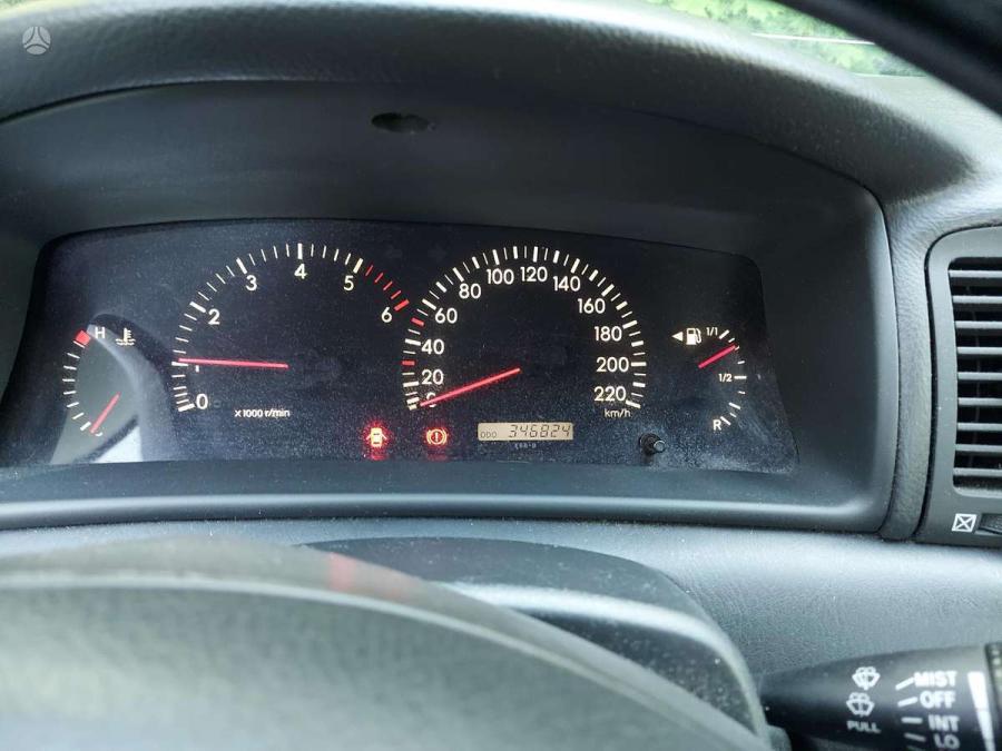 Pelēks Toyota Corolla 2003 Klaipėda, ar dzinēja tilpumu 2.00 L un nobraukumu 347 tūkst. km par 800 €, foto 11 vietnē AUTOMOTO.COM.LV