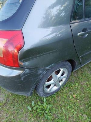 Pelēks Toyota Corolla 2003 Klaipėda, ar dzinēja tilpumu 2.00 L un nobraukumu 347 tūkst. km par 800 €, foto 12 vietnē AUTOMOTO.COM.LV