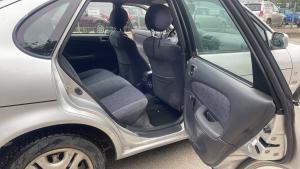 Pelēks Toyota Corolla 2003 Marijampole, ar dzinēja tilpumu 2.00 L un nobraukumu 200 tūkst. km par 1100 €, foto 9 vietnē AUTOMOTO.COM.LV