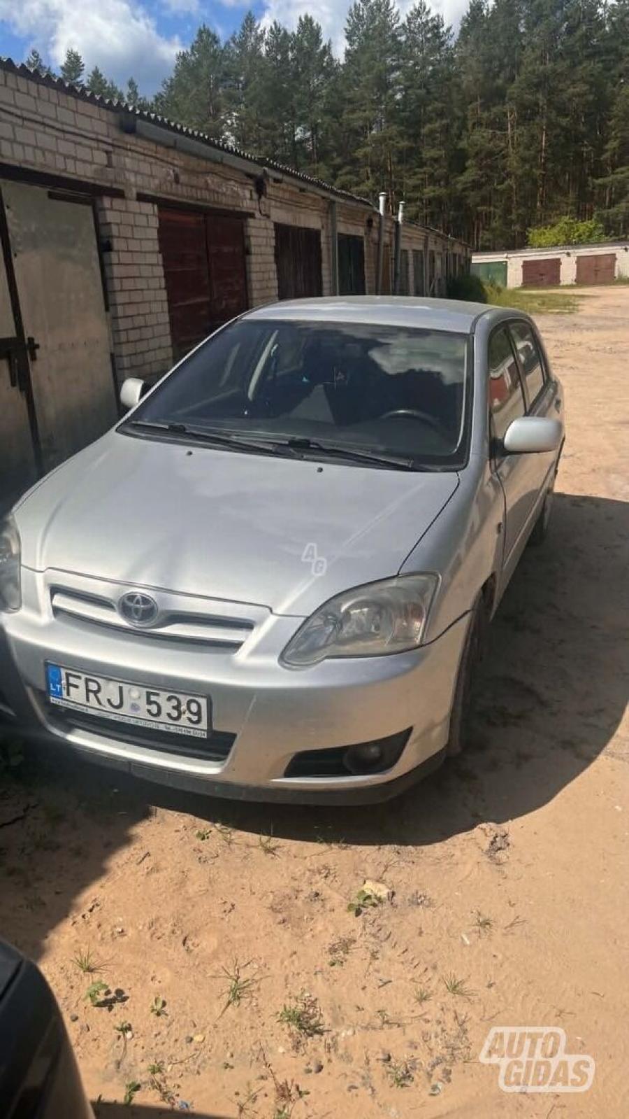 Pelēks Toyota Corolla 2003 Varėna, ar dzinēja tilpumu 2.00 L un nobraukumu 397 tūkst. km par 750 €, foto 8 vietnē AUTOMOTO.COM.LV