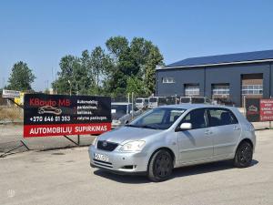 Grey Toyota Corolla 2003 in Plunge, with an engine capacity of 2.00 L and mileage of 317 thousand km for 930 €, photo  on AUTOMOTO.COM.LV