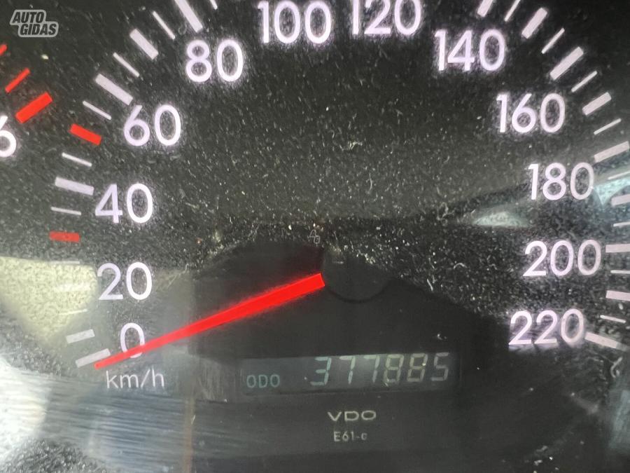 Grey Toyota Corolla 2003 in Siauliai, with an engine capacity of 2.00 L and mileage of 0 thousand km for 939 €, photo 26 on AUTOMOTO.COM.LV