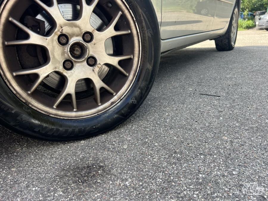 Pelēks Toyota Corolla 2003 Šauļi, ar dzinēja tilpumu 2.00 L un nobraukumu 0 tūkst. km par 939 €, foto 14 vietnē AUTOMOTO.COM.LV