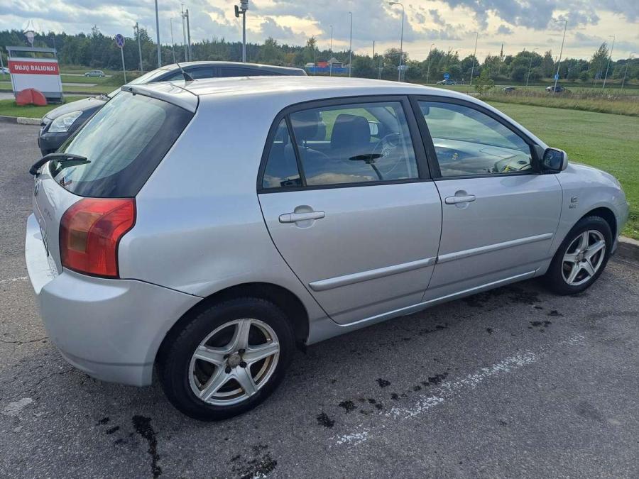 Grey Toyota Corolla 2003 in Vilnius, with an engine capacity of 1.50 L and mileage of 146 thousand km for 1500 €, photo 7 on AUTOMOTO.COM.LV