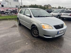 Grey Toyota Corolla 2003 in Siauliai, with an engine capacity of 2.00 L and mileage of 0 thousand km for 1100 €, photo 3 on AUTOMOTO.COM.LV