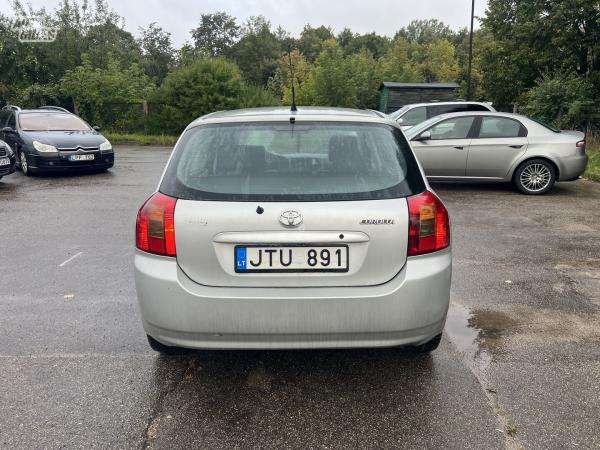 Серый Тойота Королла 2003 в Шяуляй, объемом двигателя 2.00 л и пробегом 0 тыс. км за 1100 €, фото 5 на AUTOMOTO.COM.LV