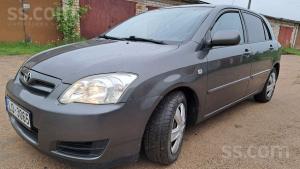 Pelēks Toyota Corolla 2004 Daugavpils, ar dzinēja tilpumu 2.00 L un nobraukumu 370 tūkst. km par 18600 €, foto 1 vietnē AUTOMOTO.COM.LV