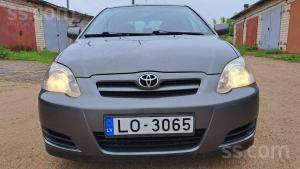 Pelēks Toyota Corolla 2004 Daugavpils, ar dzinēja tilpumu 2.00 L un nobraukumu 370 tūkst. km par 18600 €, foto 3 vietnē AUTOMOTO.COM.LV