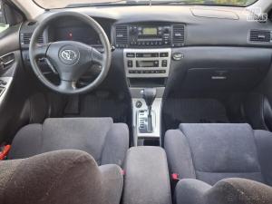Pelēks Toyota Corolla 2004 Marijampole, ar dzinēja tilpumu 1.60 L un nobraukumu 200 tūkst. km par 2899 €, foto 2 vietnē AUTOMOTO.COM.LV