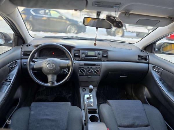 Pelēks Toyota Corolla 2004 Viļņa, ar dzinēja tilpumu 1.40 L un nobraukumu 271 tūkst. km par 2450 €, foto 8 vietnē AUTOMOTO.COM.LV