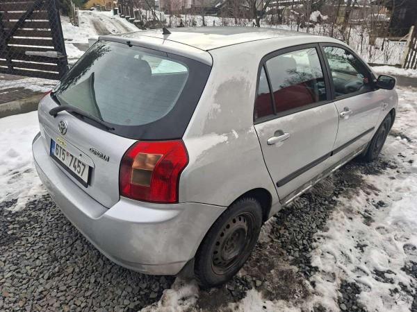 Pelēks Toyota Corolla 2004 Marijampole, ar dzinēja tilpumu 1.60 L un nobraukumu 240 tūkst. km par 2699 €, foto 2 vietnē AUTOMOTO.COM.LV