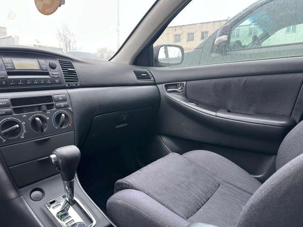 Pelēks Toyota Corolla 2004 Marijampole, ar dzinēja tilpumu 1.60 L un nobraukumu 240 tūkst. km par 2699 €, foto 7 vietnē AUTOMOTO.COM.LV