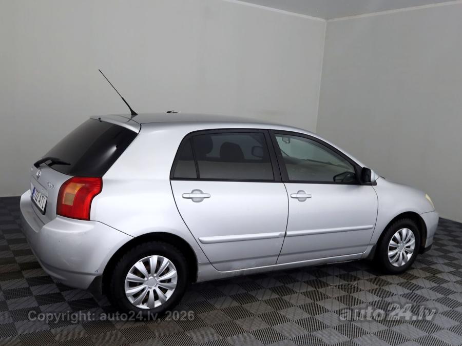 Grey Toyota Corolla 2004 in Tallinn, with an engine capacity of 1.40 L and mileage of 189 thousand km for 999 €, photo 4 on AUTOMOTO.COM.LV