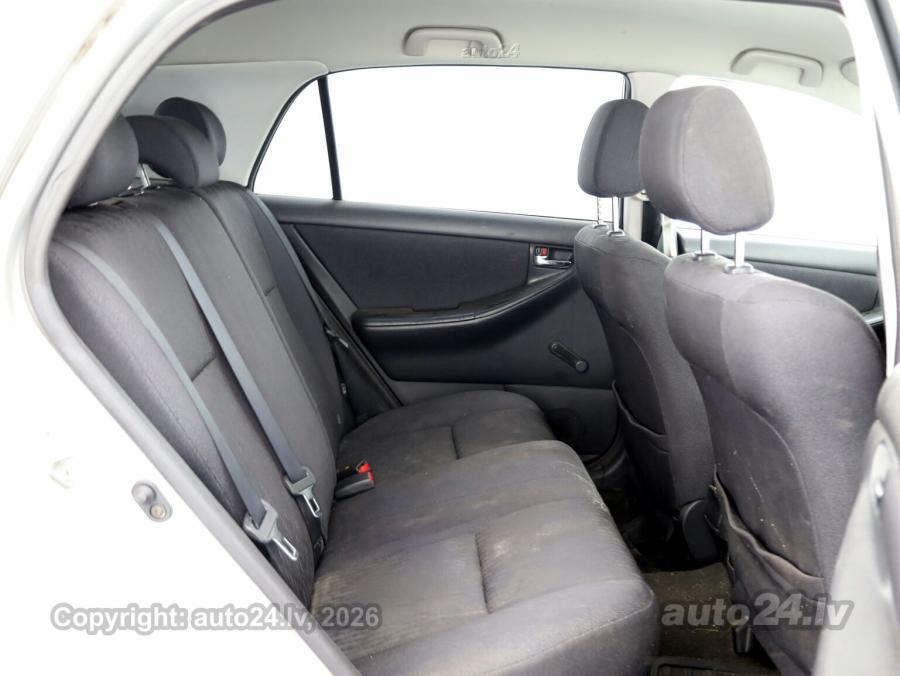 Grey Toyota Corolla 2004 in Tallinn, with an engine capacity of 1.40 L and mileage of 189 thousand km for 999 €, photo 8 on AUTOMOTO.COM.LV